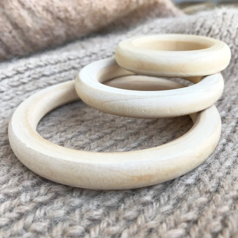 Flat wooden rings store